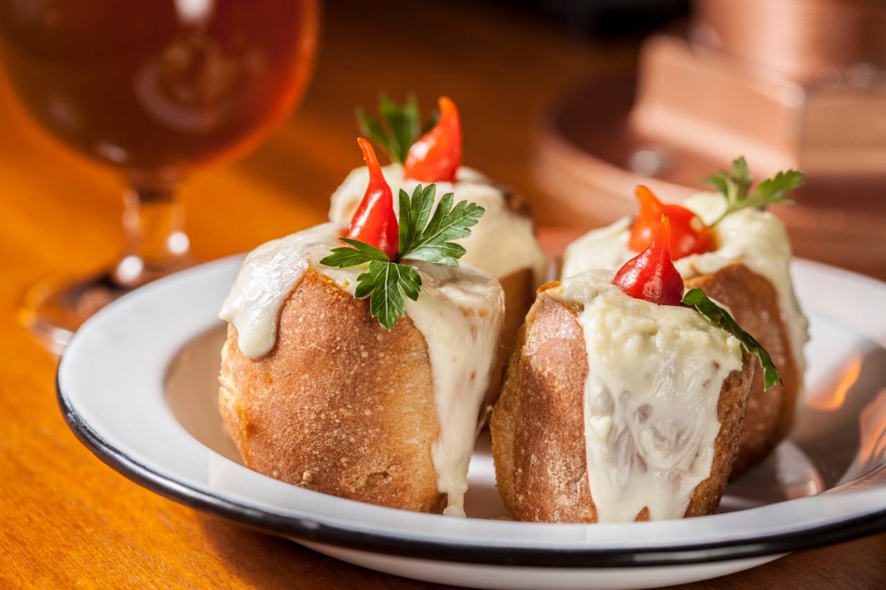 As melhores comidinhas e bebidas de boteco para pedir em casa - GoWhere ...