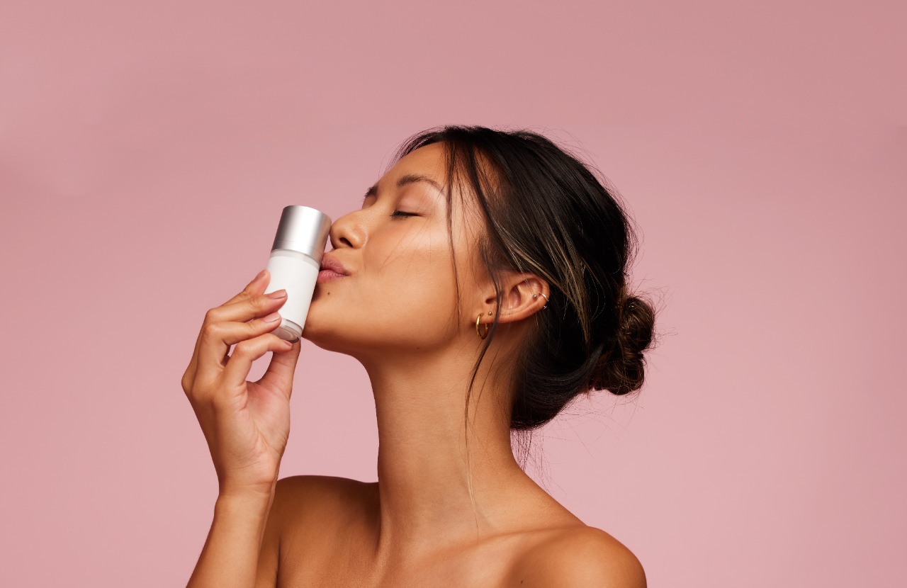 Entenda por que os peptídeos são tão usados nos cosméticos anti-idade ...