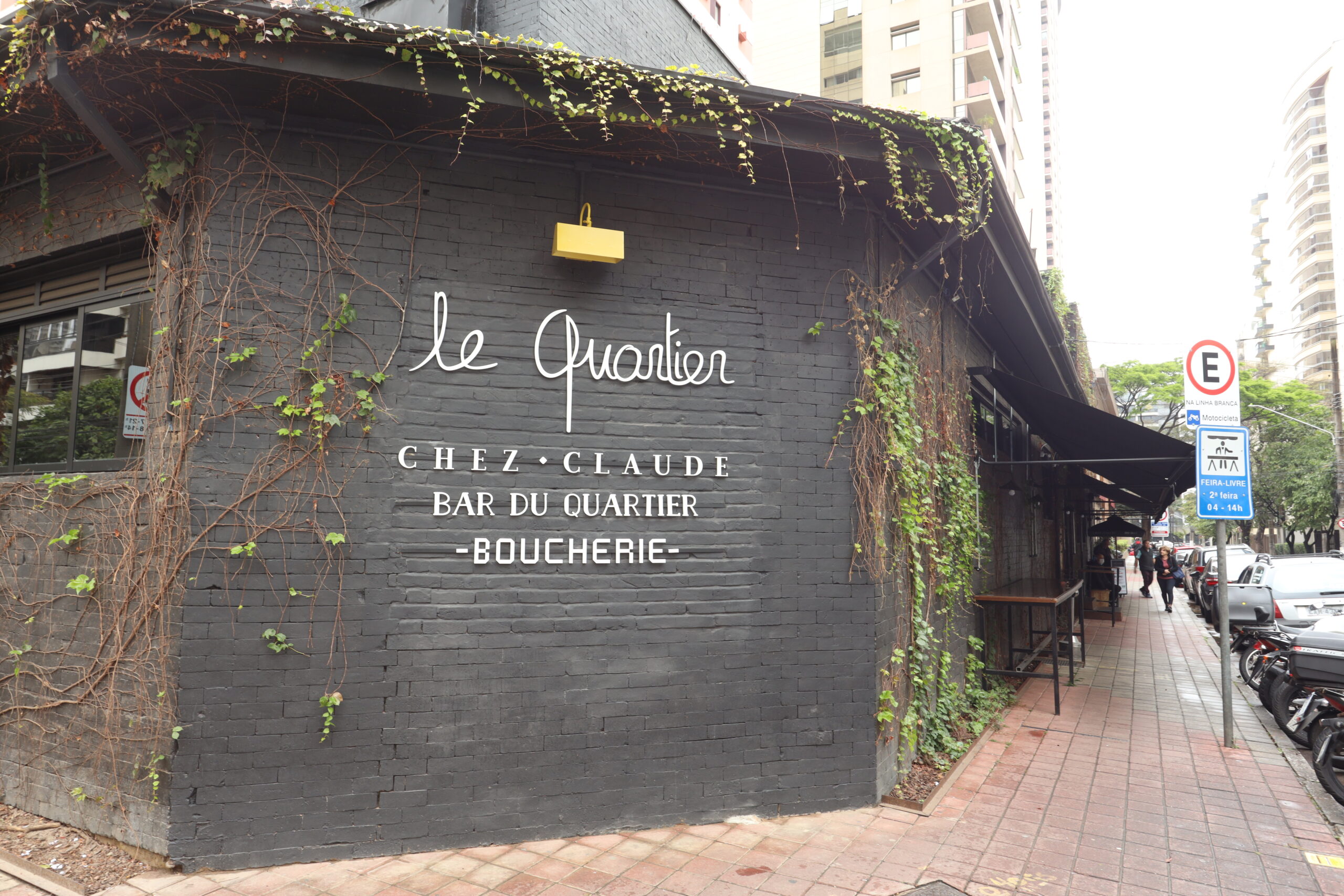 Le Quartier, de Claude e Thomas Troisgros, une bar e restaurantes no ...