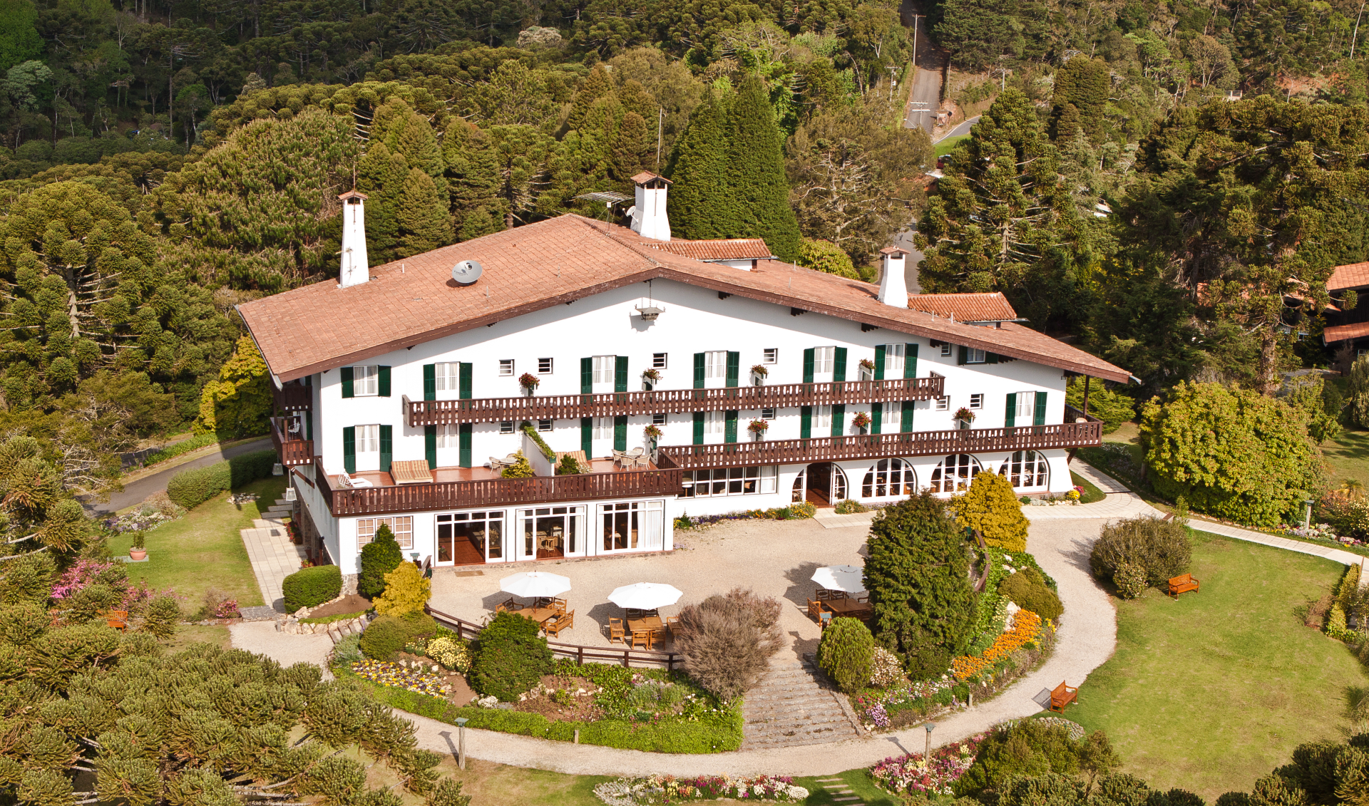 Hotel Toriba, em Campos do Jordão, celebra seus 80 anos com muitas ...