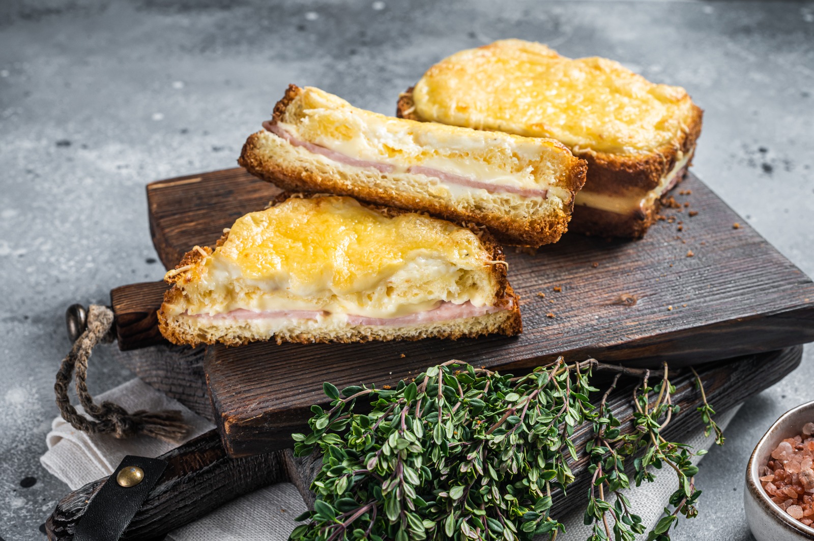 Croque Monsieur: aprenda a fazer em casa o sanduíche mais famoso da ...