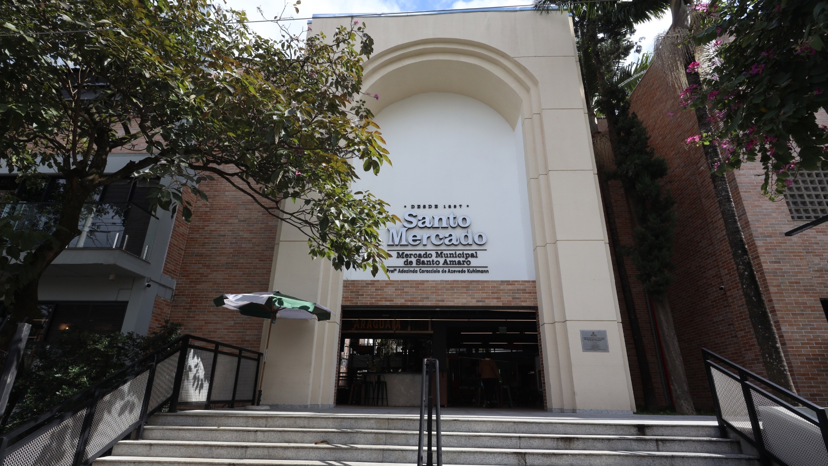 Conheça o Santo Mercado: o novo polo gastronômico de São Paulo ...