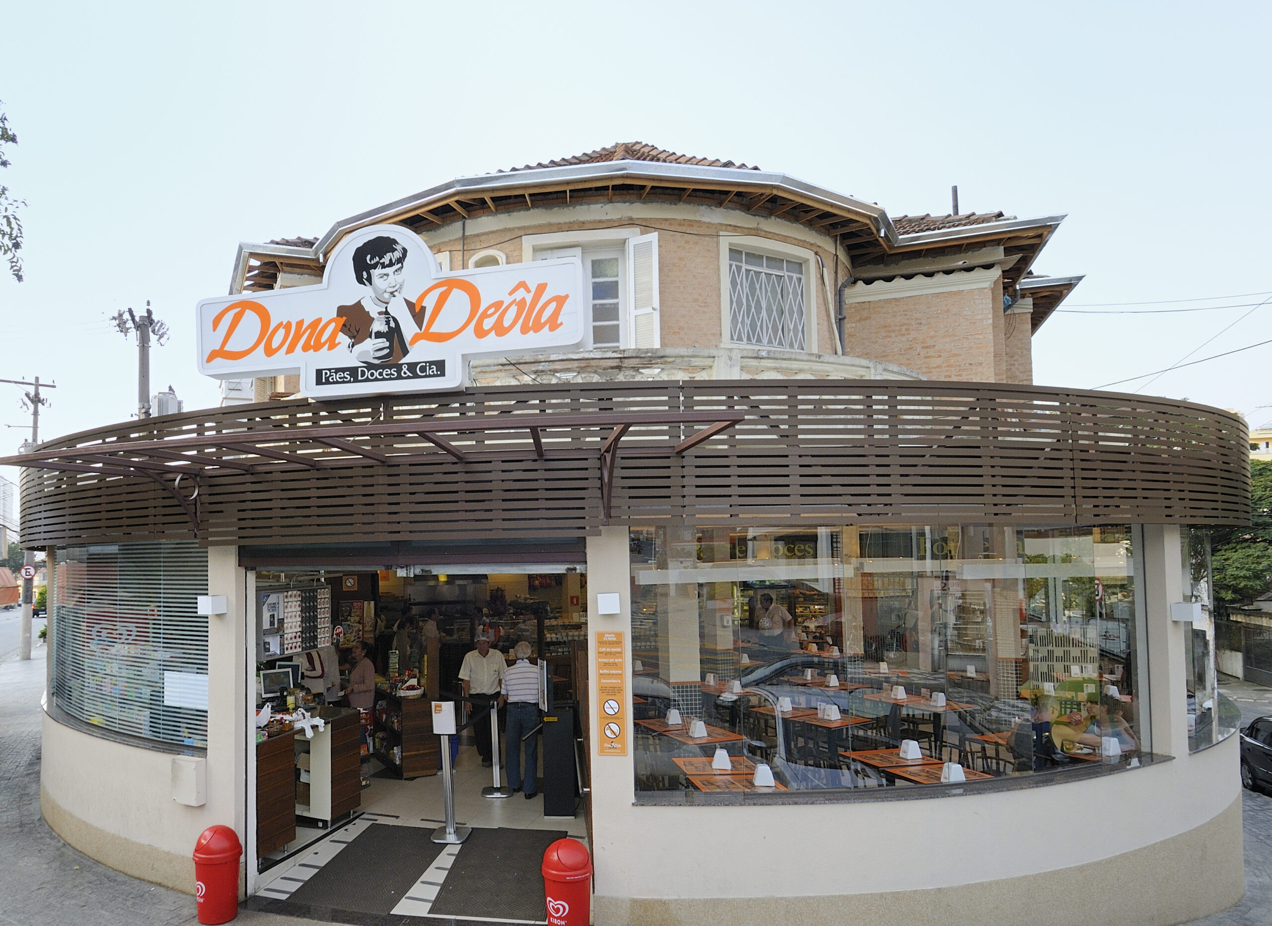 Dona Deôla completa 27 anos de sucesso e 31 pontos de venda na capital ...