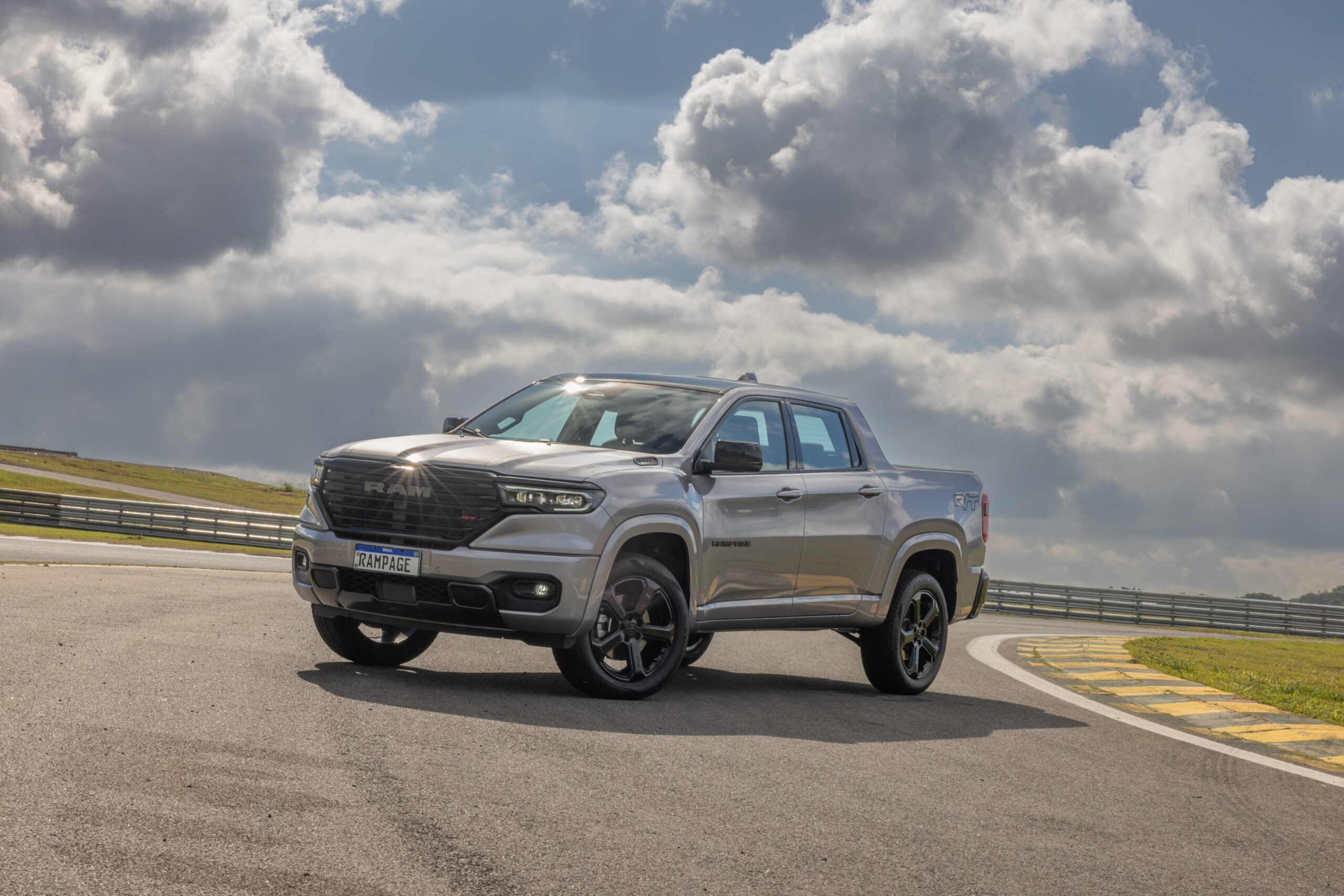 Teste Drive: Rampage R/T Hurricane 4 oferece conforto, potência e ...
