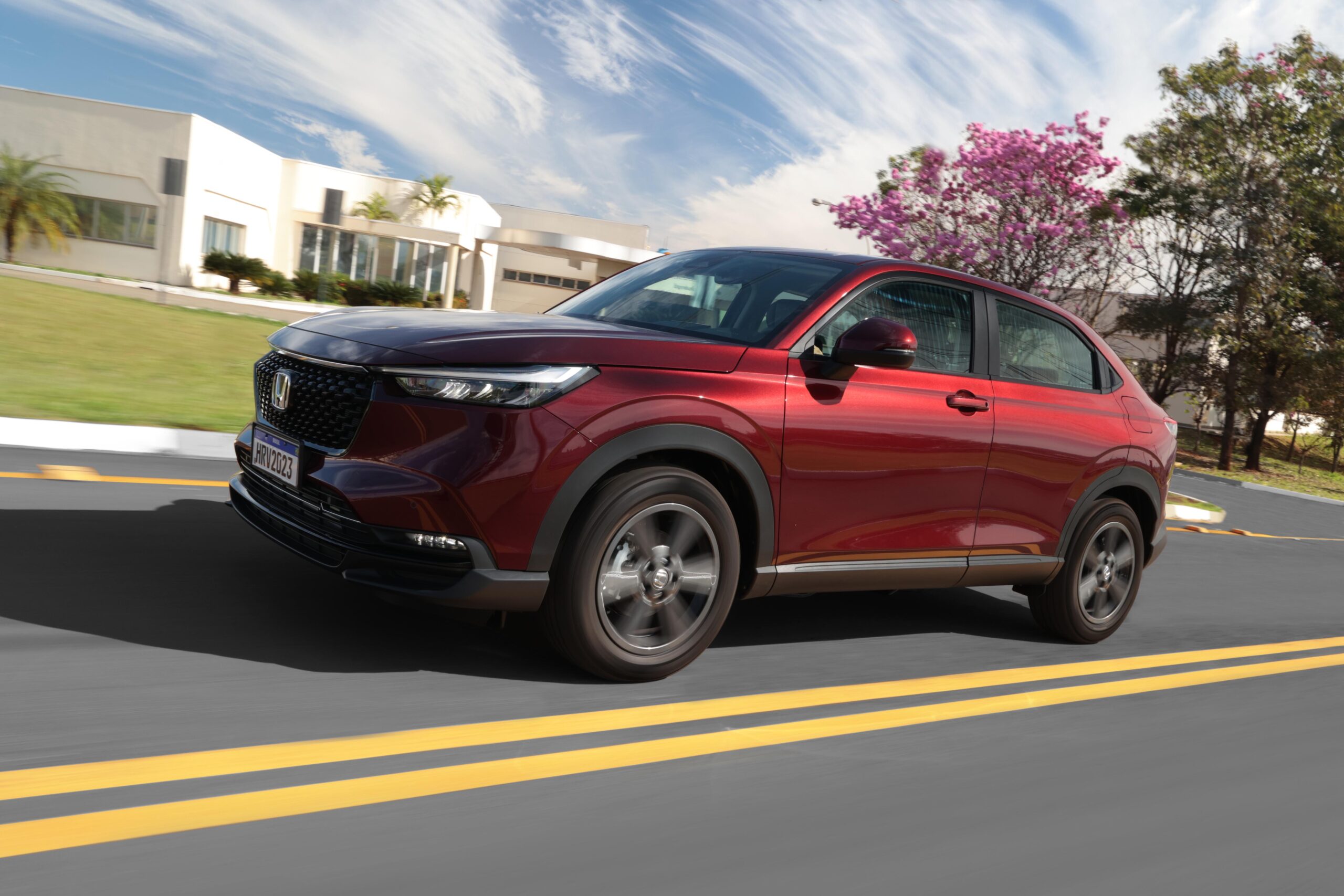 Teste Drive: New HR-V oferece economia de combustível e alta ...
