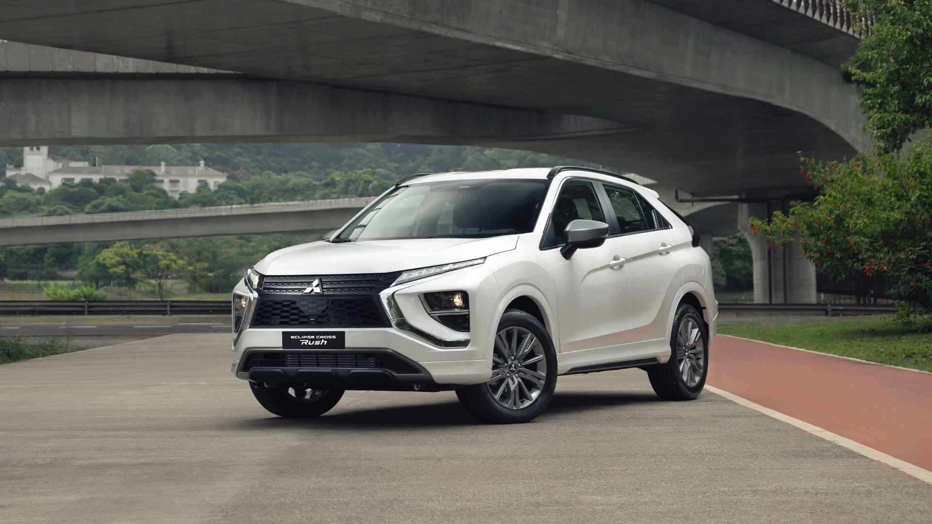 Test Drive: Mitsubishi Eclipse Cross Rush tem desempenho de alto nível ...