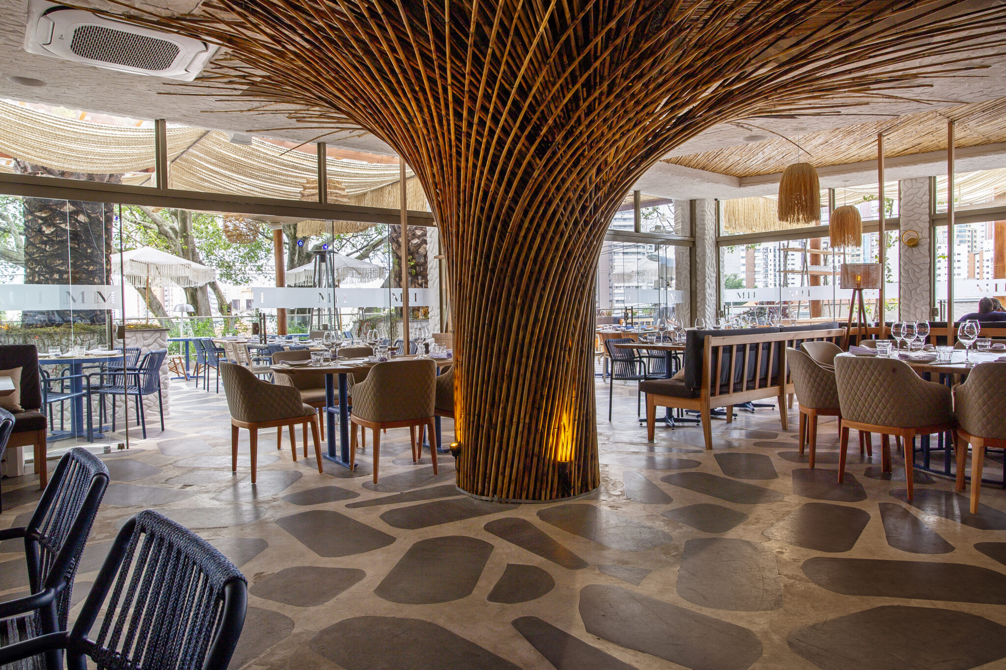 13 restaurantes e rooftops com vistas imperdíveis para apreciar São ...