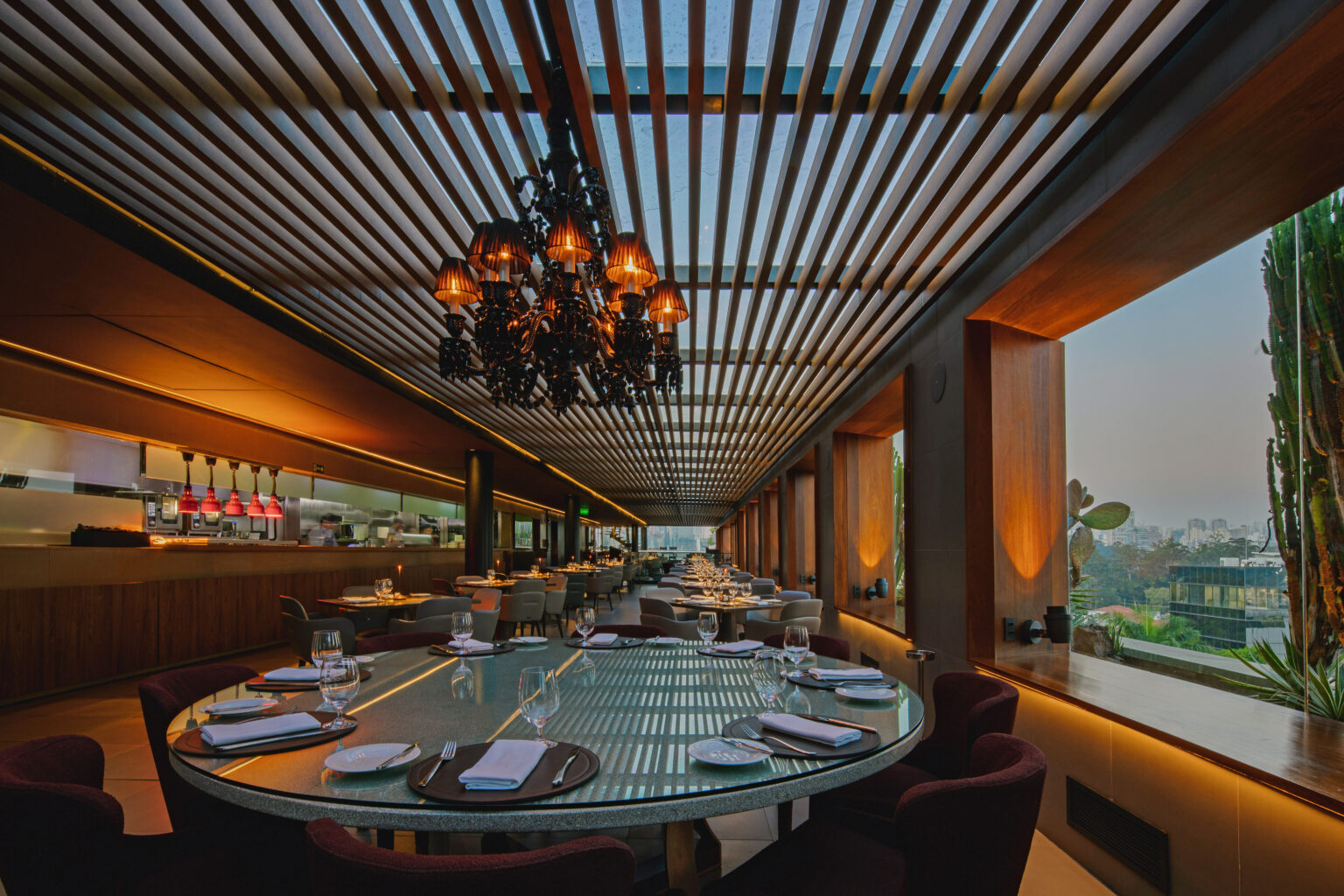 13 restaurantes e rooftops com vistas imperdíveis para apreciar São ...