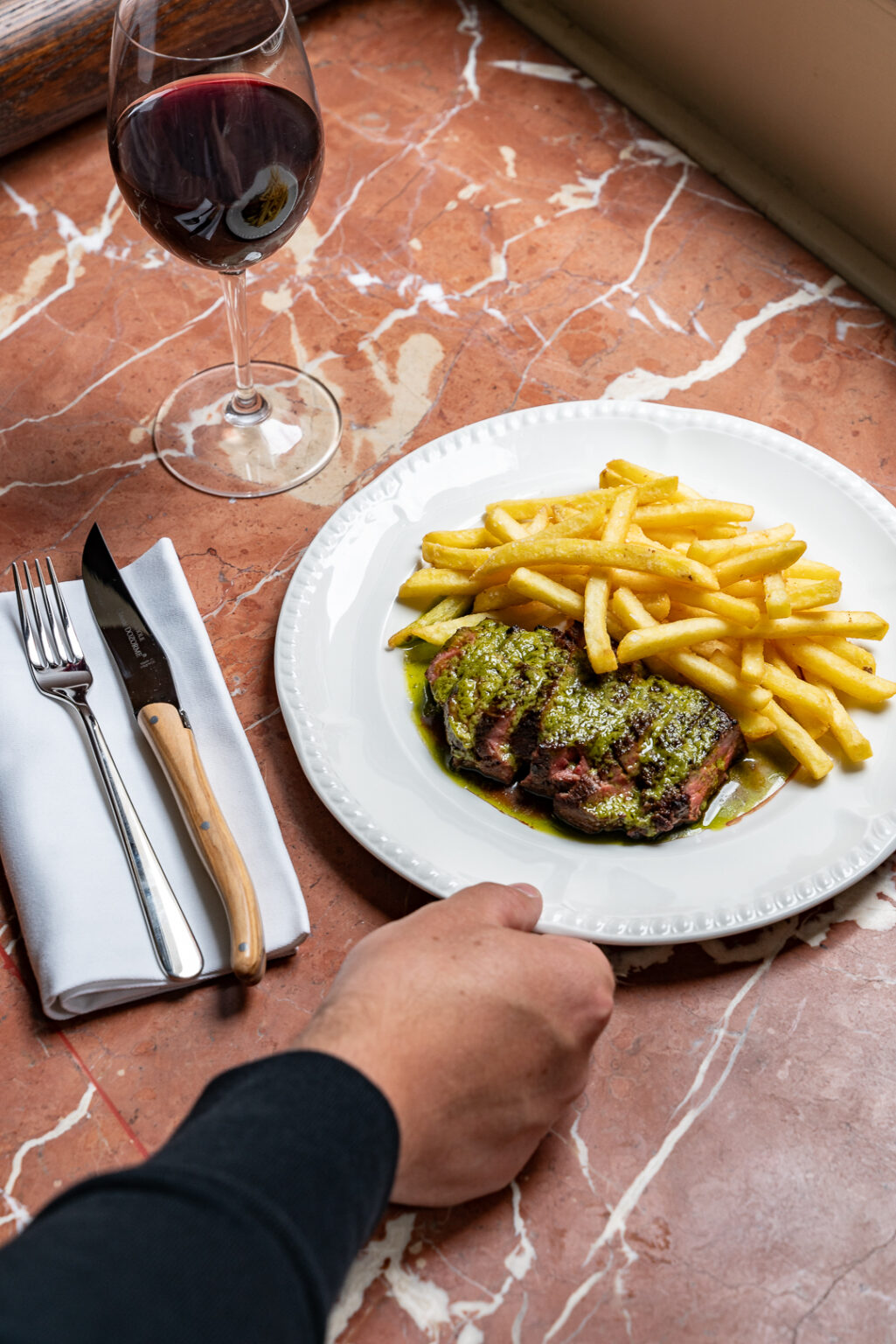 Chef Jackson Boxer comanda bistrô parisiense no coração de Londres ...