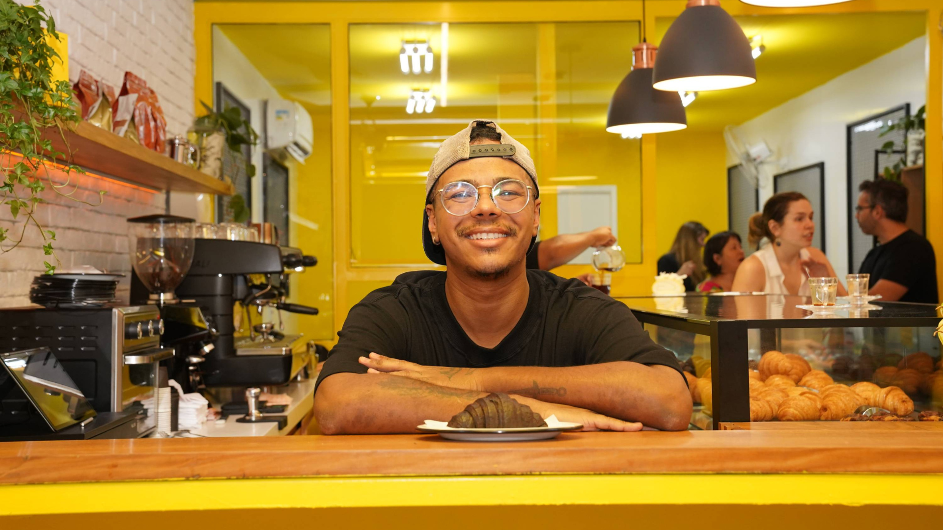 Matheus Rosa, do MasterChef Confeitaria, abre sua primeira loja em São ...