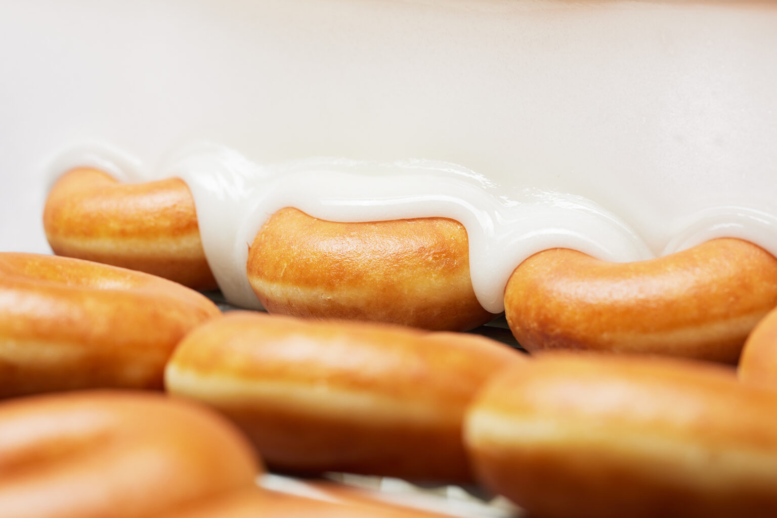 Krispy Kreme estreia no Brasil com loja em São Paulo e parceria com ...