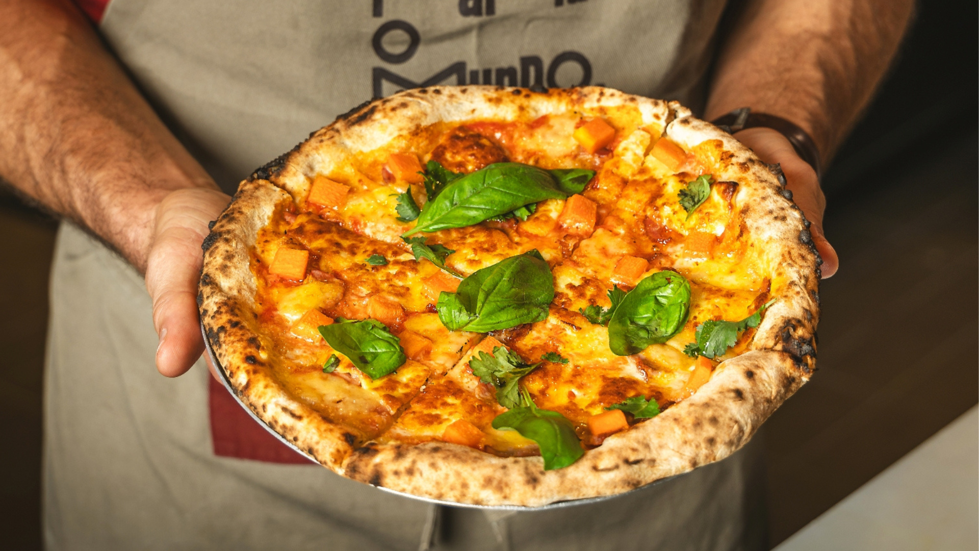 Bráz Elettrica lança pizza em collab com o chef Rodrigo Oliveira, do ...