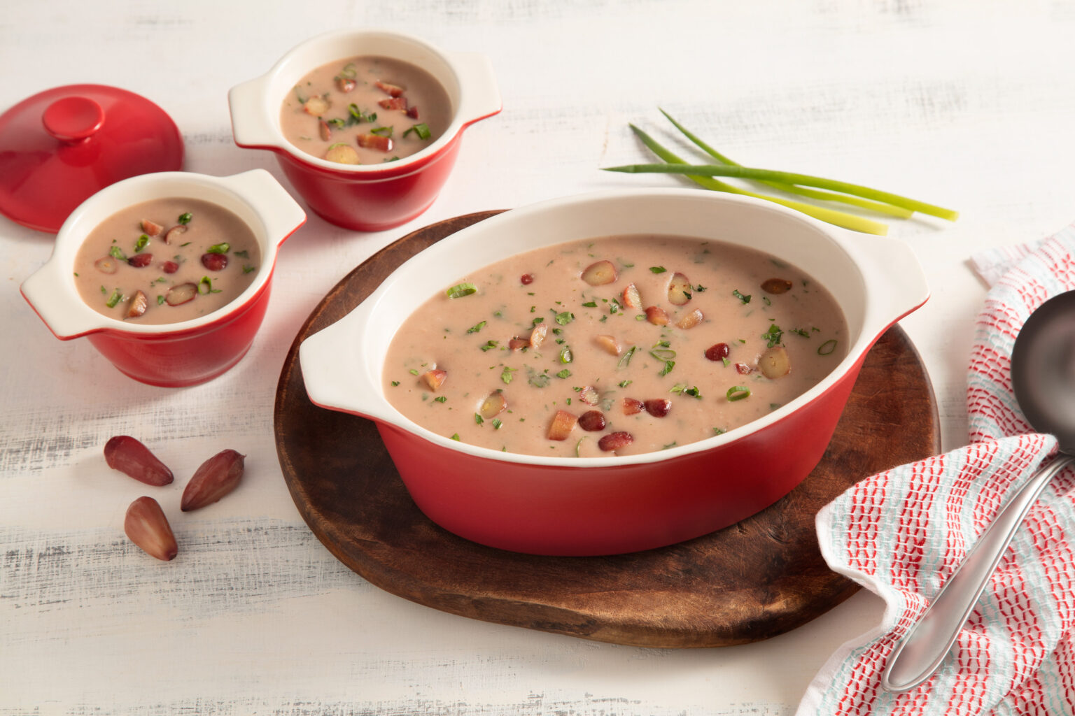 Aprenda a preparar 3 receitas de sopas perfeitas para esquentar o corpo ...