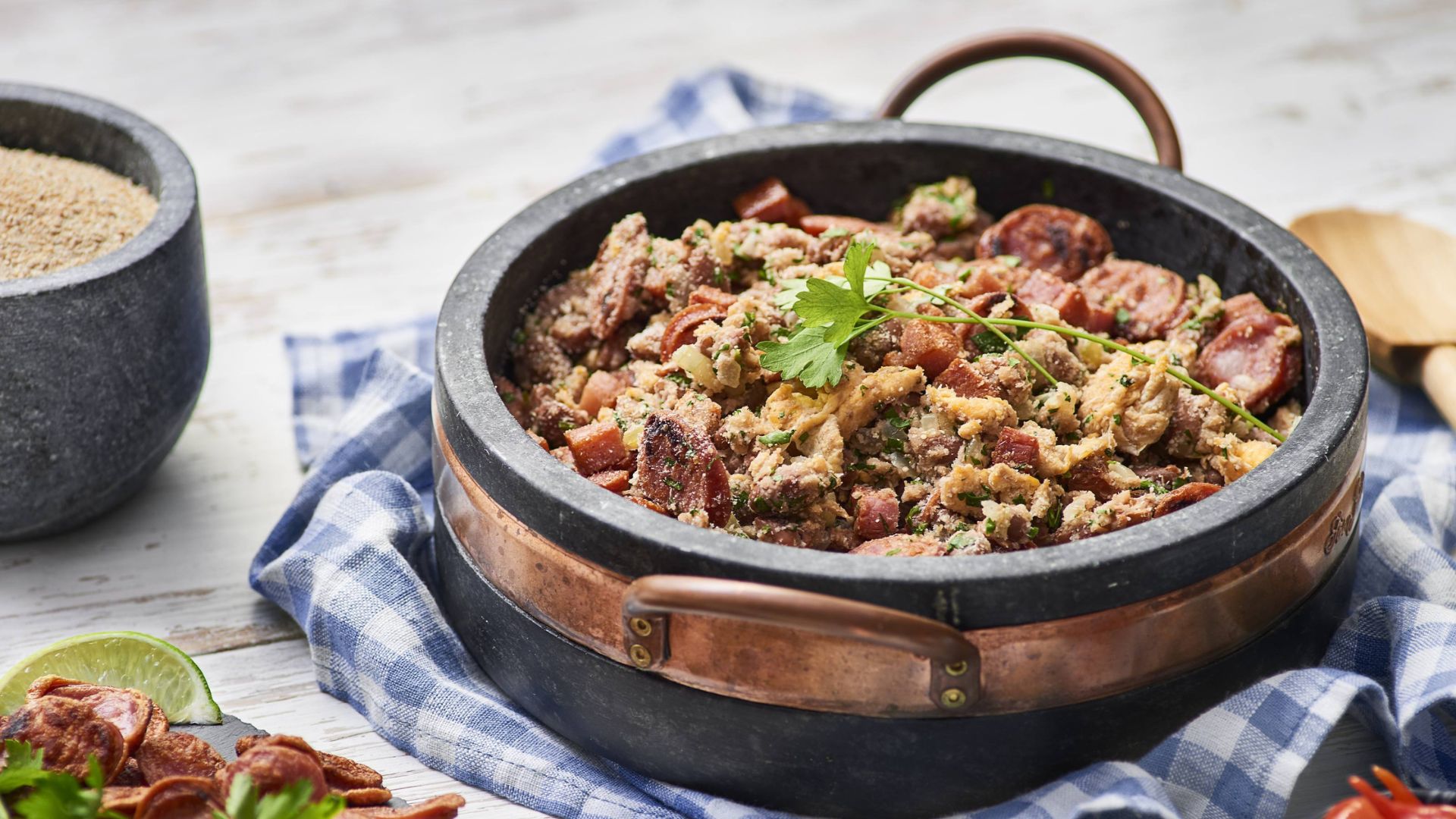 Veja como preparar em 20 minutos um delicioso Feijão Tropeiro - GoWhere ...